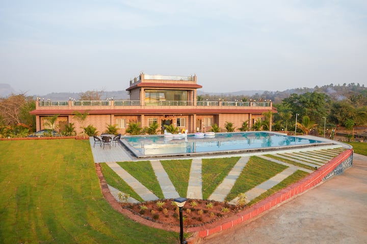 Spacious 4bhk Riverside Villa Huge Pool & Bathtubs - Kolad