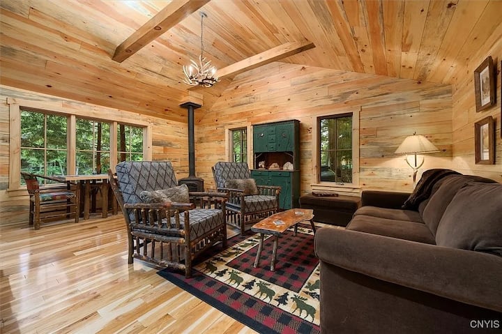 Riverfront Retreat – Walk To Town! - Old Forge, NY