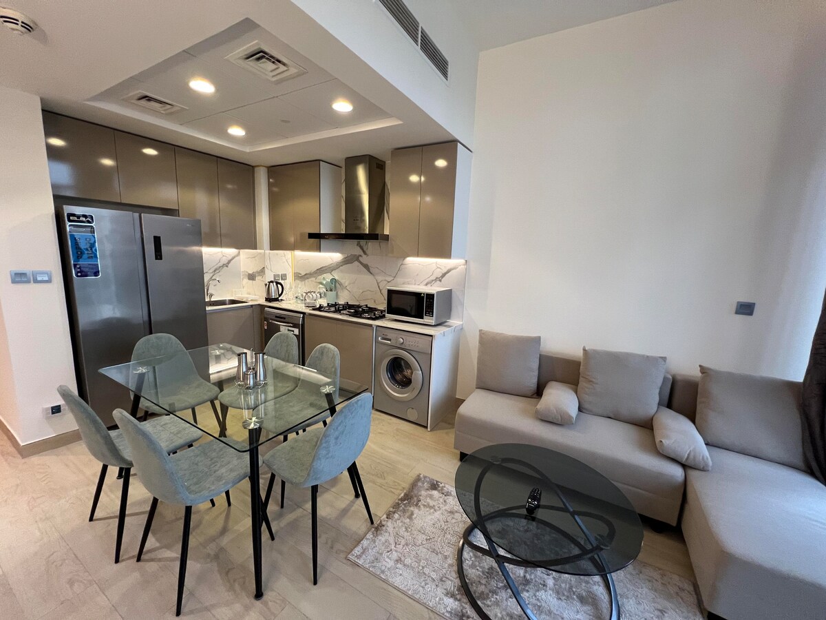 Geräumige 3BHK | Azizi Riviera - Airbnb