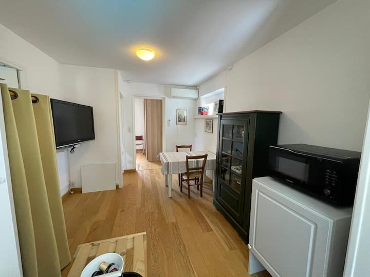 T2 Lumineux, Terrasse, Vue Jardin, éCusson à 5 Mn - Nîmes