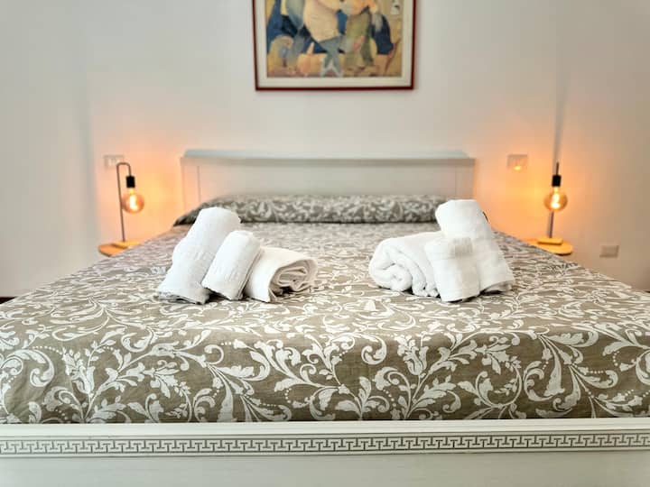 Elegante Apt - Centro Città - 2 Bagni - 100m² -