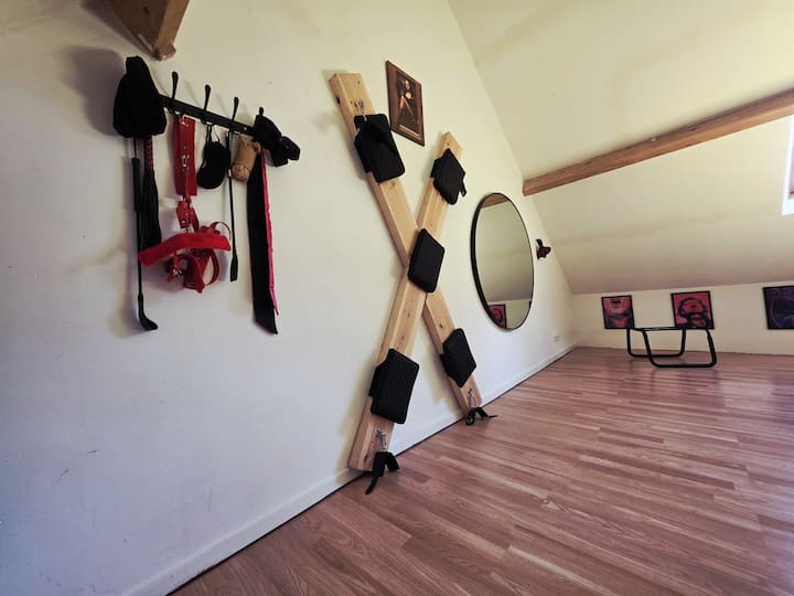 Le N°7 – Loft De La Tentation Bdsm - Sambreville