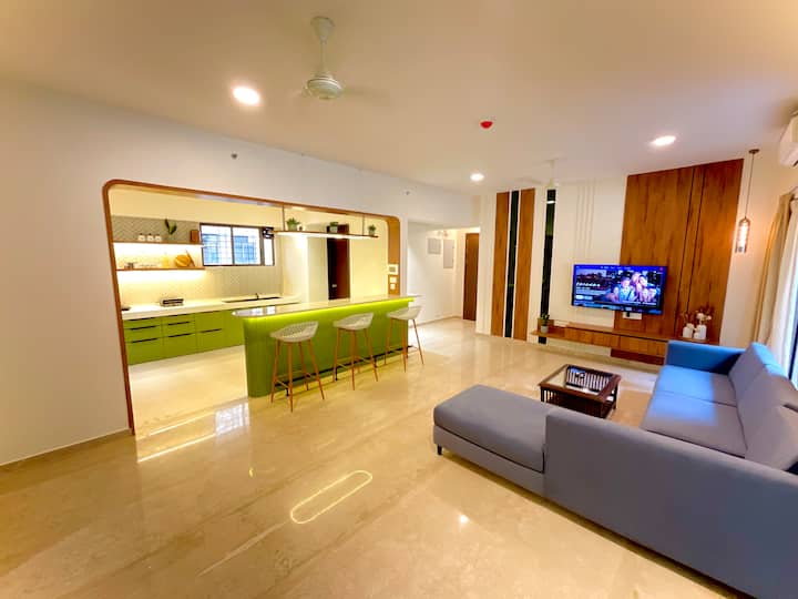 Pune Oasis • 3bhk Apartment W/ Bathtub - Pune