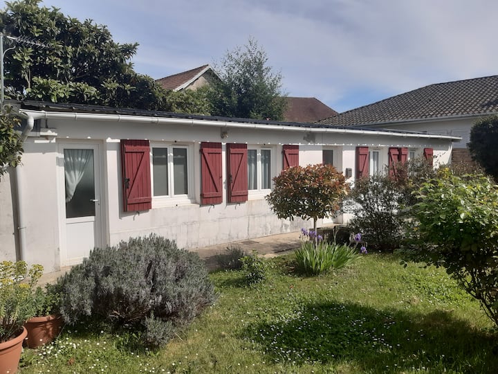 Maisonnette Saisonnière Meublée - Tarbes