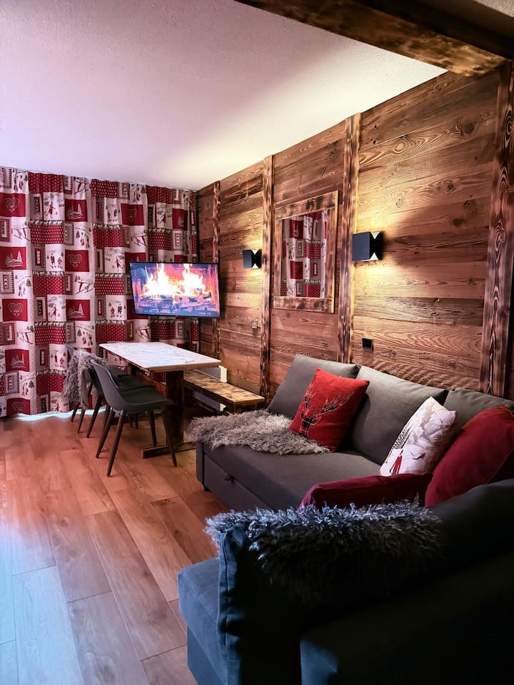 Ski In/ski Out Apartment In Courchevel 1550 - Courchevel