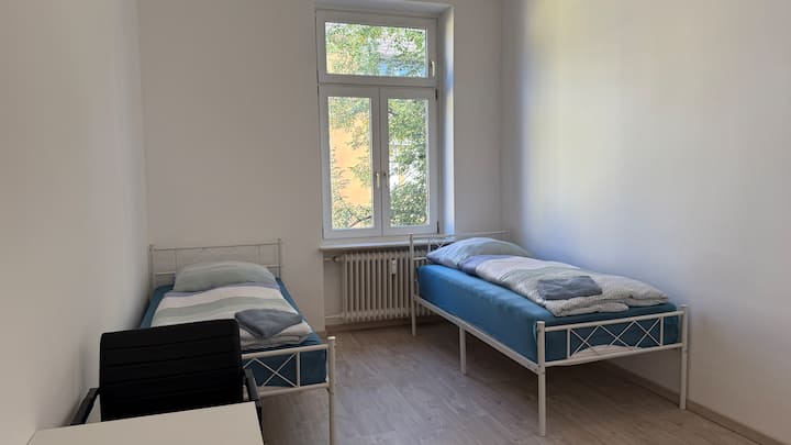 2 Bedroom Apartment 2nd Floor - Frankfurt
