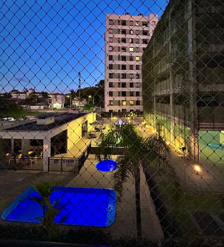 A Pé Comércio /Piscina /Até 5 Pessoas/ Garagem - 若茵維萊