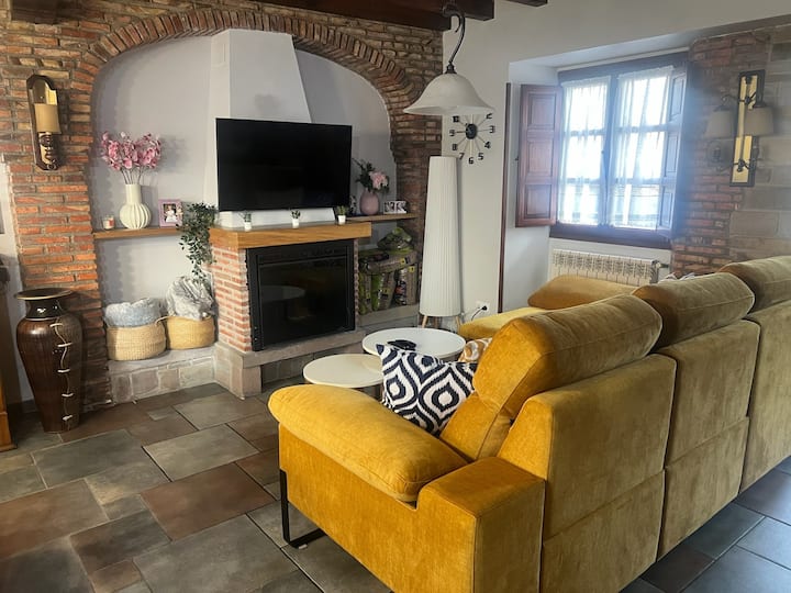 Casa En El Centro De Comillas - Comillas