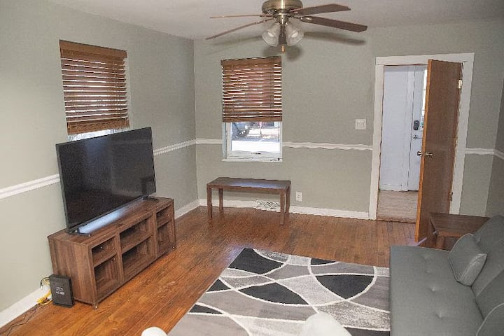 3 Bedroom Apartment (Right) In Downtown! - Lewisburg, PA