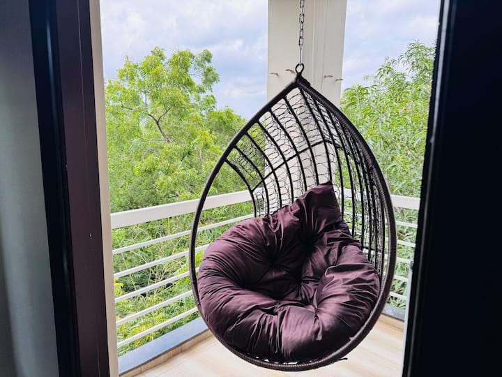 Botanica Retreat 
A Cozy Living Space - 