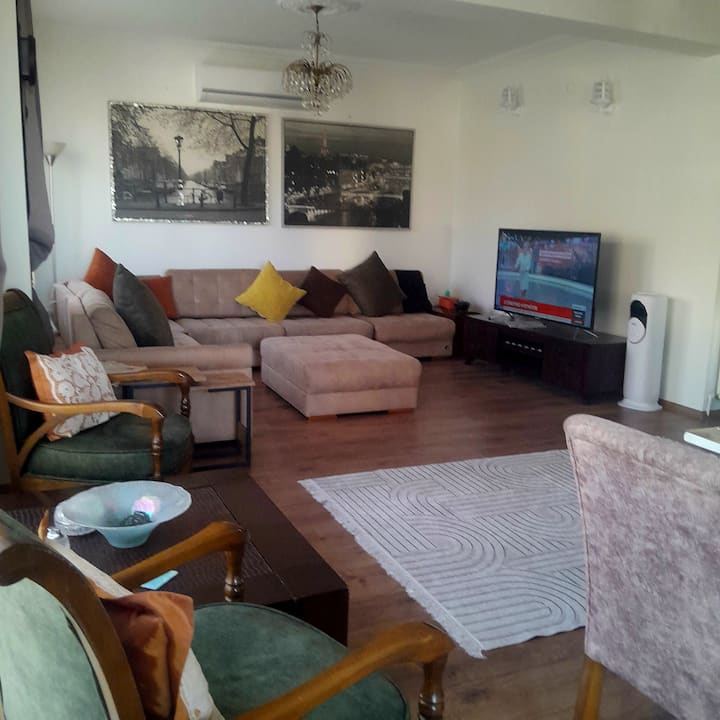 Geniş Aile Evi - İzmir