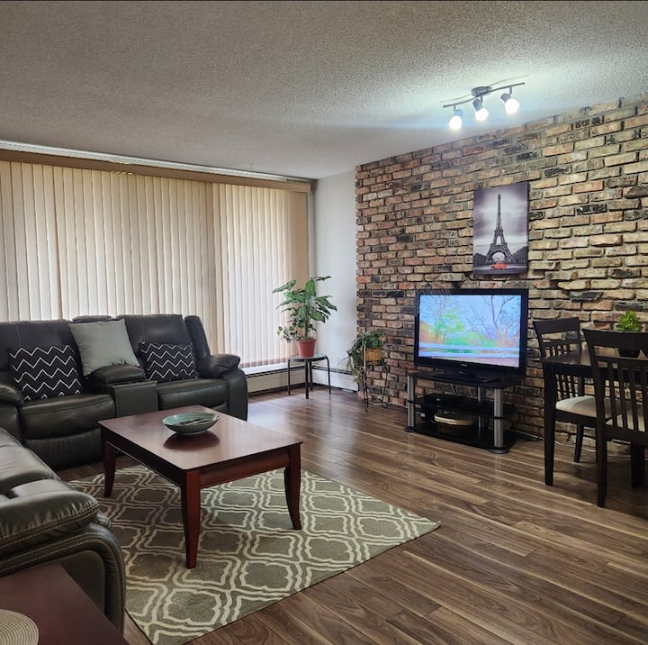 Quaint 1 Bedroom Condo - Red Deer