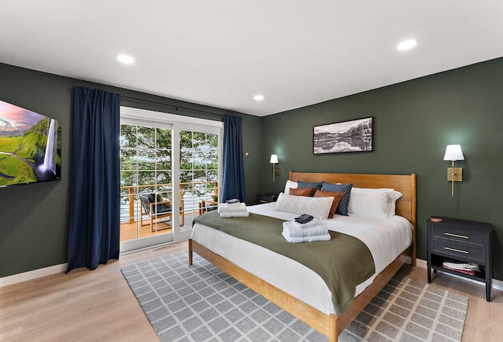 New Listing! Waterfront Home; Firepit, Kayak, Sups - Splash Park, Princeton