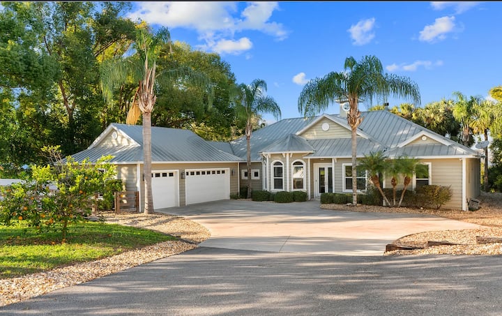 Hilltop Hideaway Lake Weir - The Villages, FL