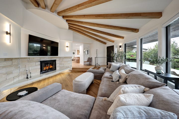 Canyon Ridge Retreat | 4 Bedroom Home In Portland - Beaverton, OR