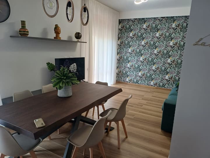 Moderno E Spazioso Appartamento - Florenz