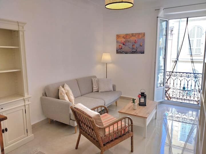 Appartement Spacieux Avec Balcon - Nice Centre - Nice