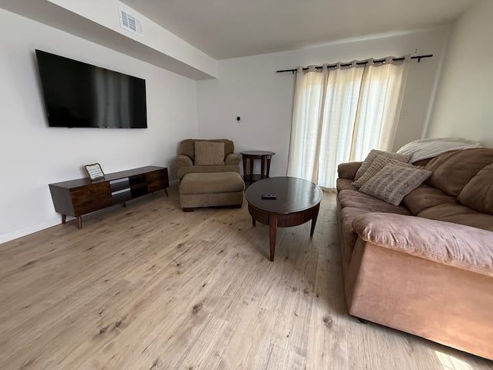 Calm And Quaint - Central Ar Townhouse - North Little Rock, AR