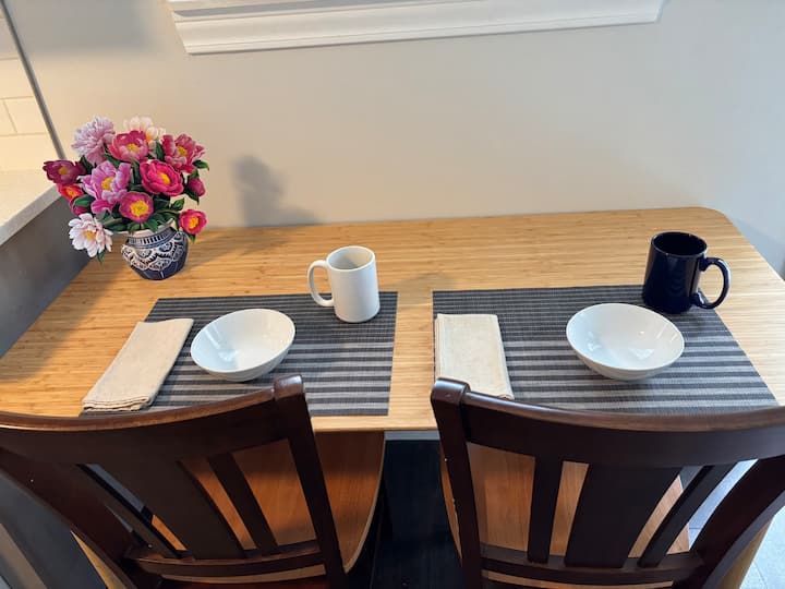 Cozy Red Brick Ranch Near Downtown - Ann Arbor, MI