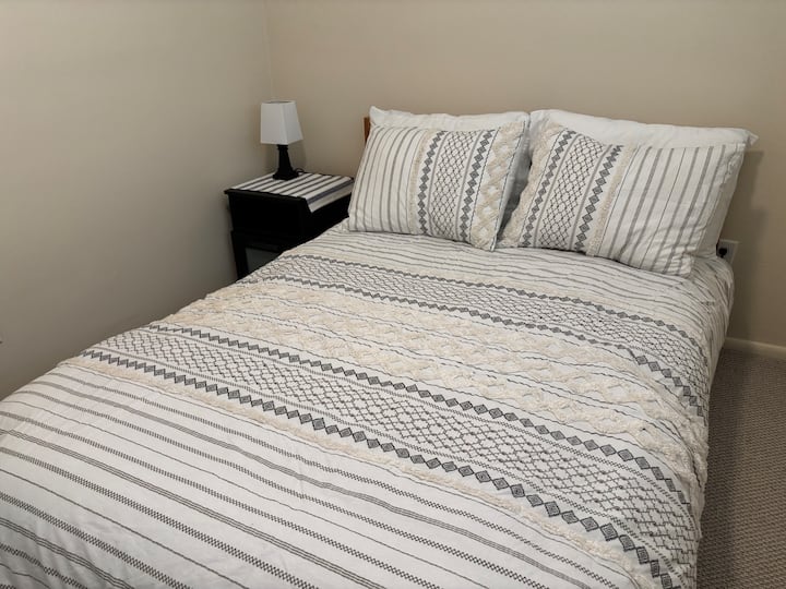 All Private Cozy Red Brick Ranch - Ann Arbor, MI