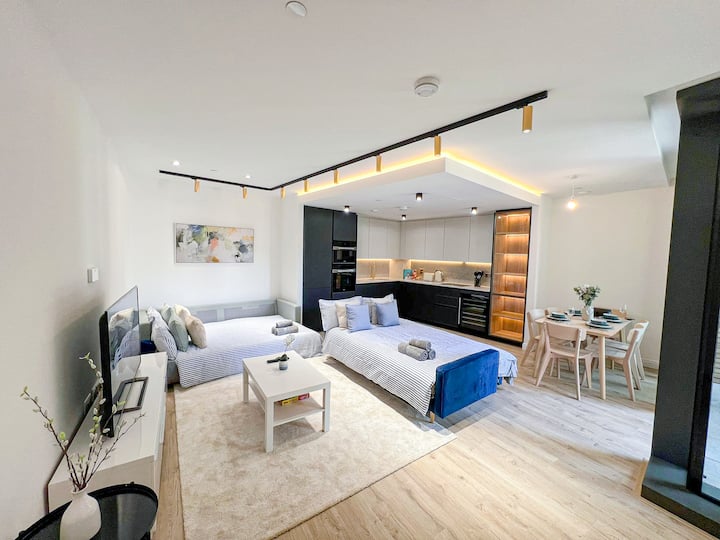 2-bed Farringdon Flat W/ Prvt Balcony, Clerkenwell - 倫敦