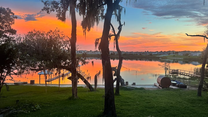 Lakefront Retreat • Sauna • Hot Tub • Jet Ski - Mount Dora, FL