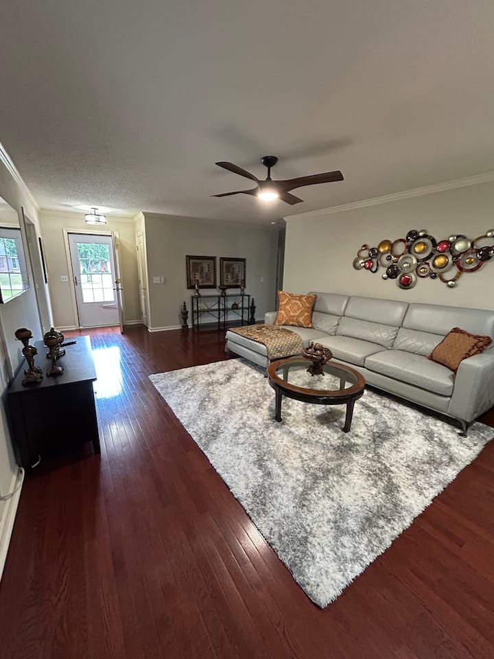 Spacious 4br Home By Clift Farms - Huntsville, AL