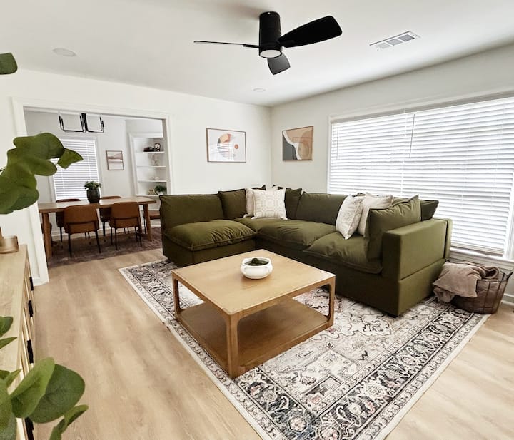 The Hanging Moss Retreat - Jackson, MS