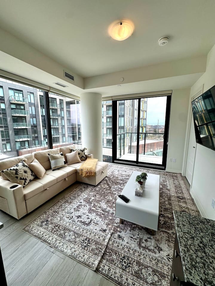 Modern Space - Heart Of The Gta - Oakville