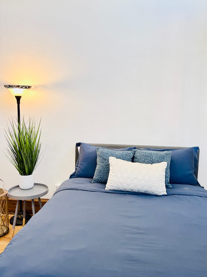 La Tierra, Charming Downtown Apt - Farmington, NM