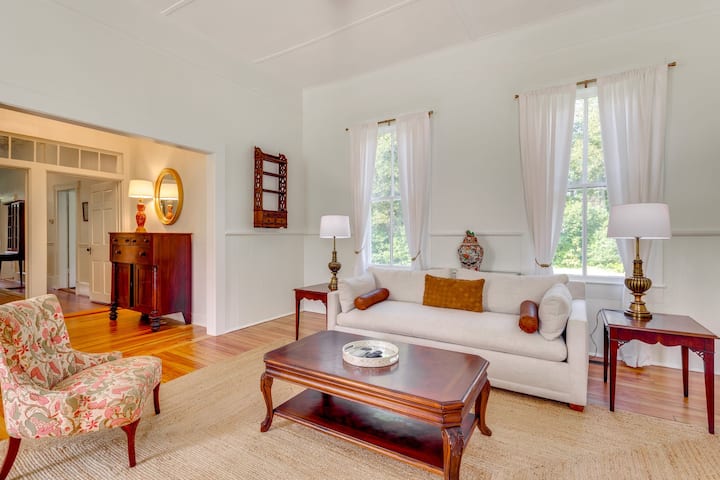 Historic Farmhouse W/ Porch & 85-acre Trails - Lake Iamonia, FL