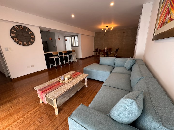 Blissful 2br Apt. In Miraflores @Altohost - Lima