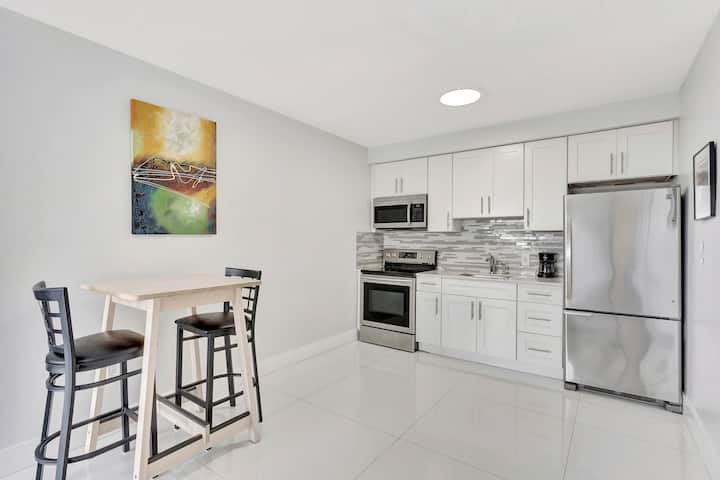 Efficiency With City Views - Lauderdale-by-the-Sea, FL