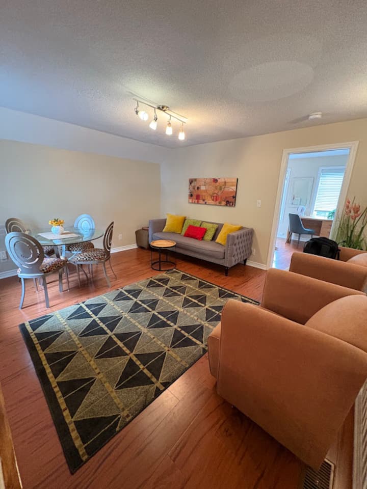 Professional Downtown Apt. Walk To Queens, Kgh - Kingston, Canada