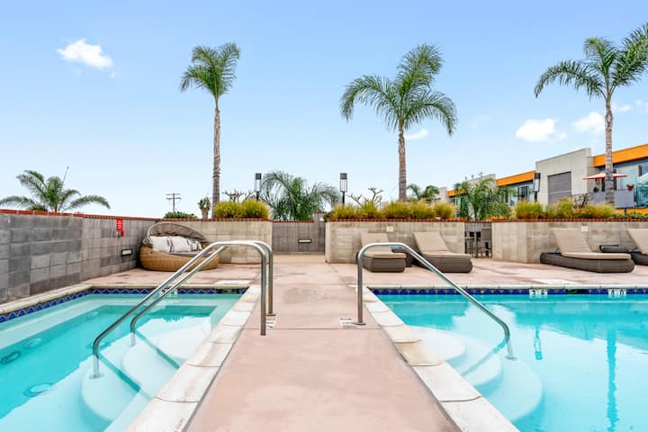 Mid-century Modern Apt W/ 4 Beds - Chula Vista, CA