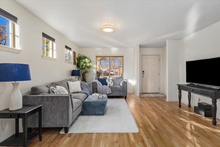 Cozy Central Rim 2 Bed/3 Bath - Boise, ID