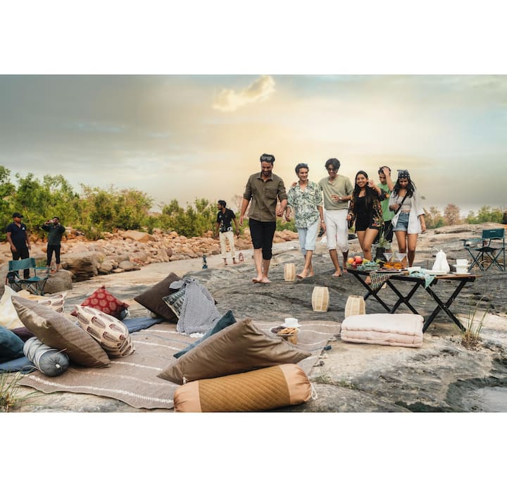 Stay In Pachmarhi By River - Pachmarhi