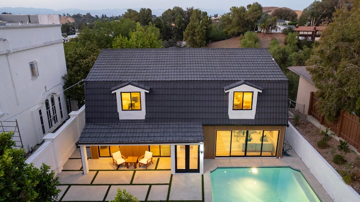 Modern Retreat W/ Pool & Sauna - Calabasas