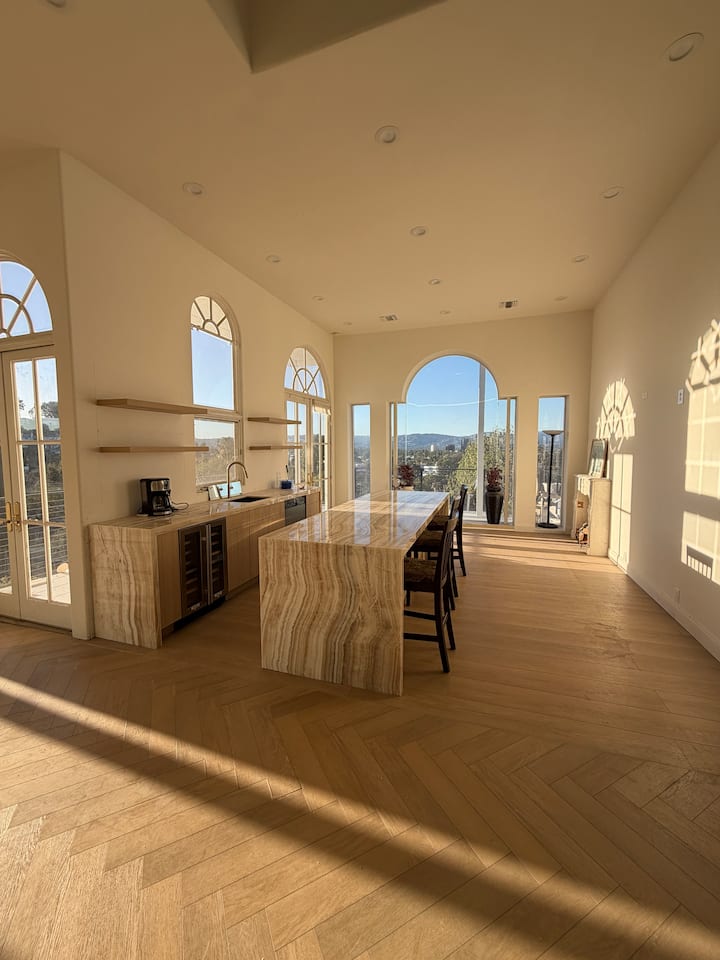 Private Hilltop Estate With Panoramic View - Calabasas, CA