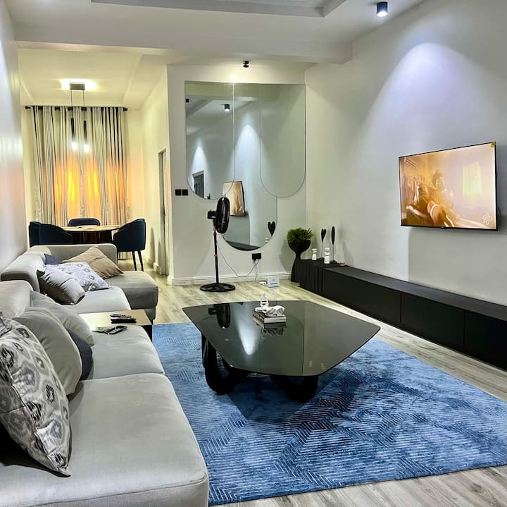 Bytup Luxe 2bedroom Apt
In Lekki 24hrs,light/wifi - Nigeria