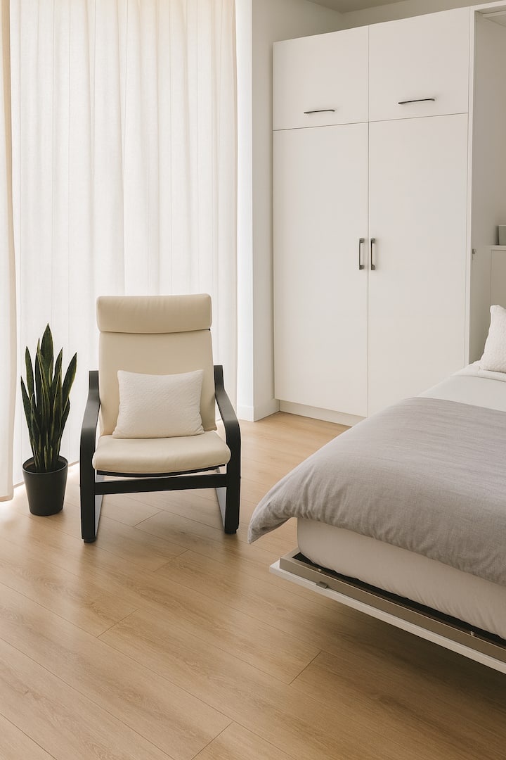 Modern Apt W/ Stunning Sunsrise - Chicopee
