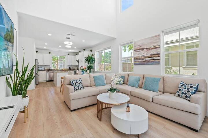 Modern Stylish 4br/3.5ba/bright/tesla Charging - チノ, CA