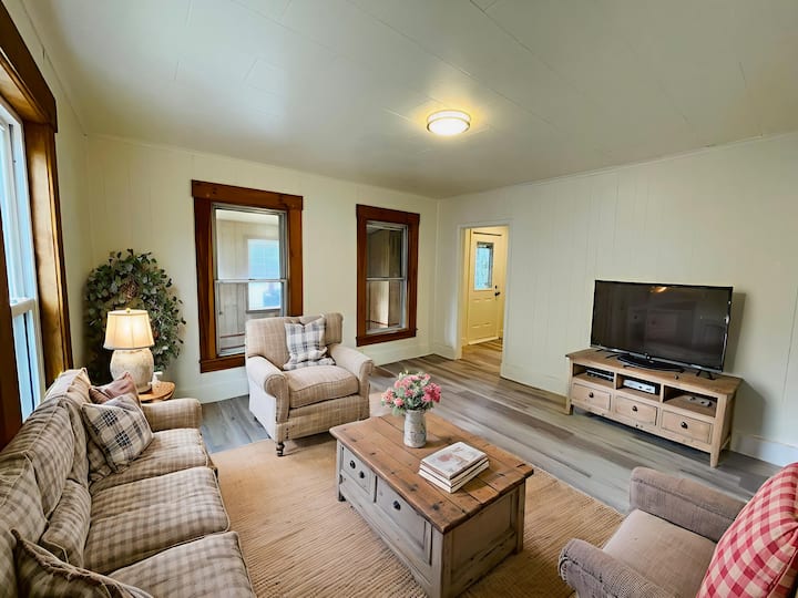 Freshly Renovated Home! - Belmont, NH