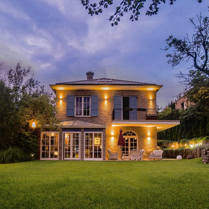 Real Family Home In Buda Gardens - Szentendre