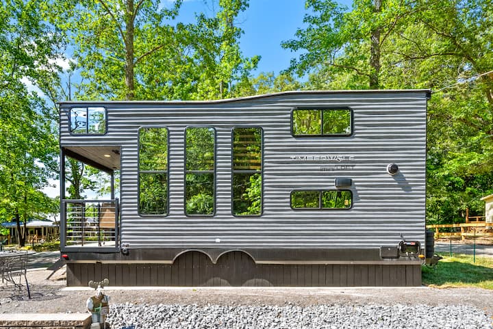 Special Place Short Term Rentals 150 - Paris Landing State Park, Buchanan