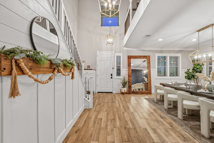 *New*modern Home With Backyard And Ev Charger - Sacramento, CA