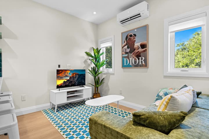 The Dior Guesthouse | 1br | New Built | Wifi - Waterloo