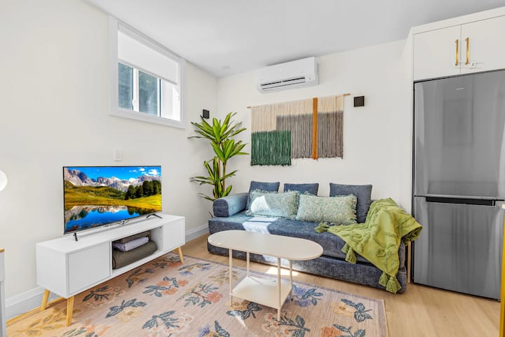 Luxury Bachelor Guesthouse | New Built | Wifi - Kitchener