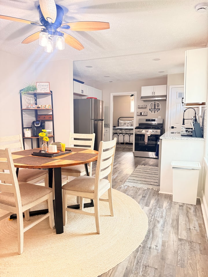 Central 2 Bed Home By St. Jude & I-40. Dt-memphis - Memphis, TN