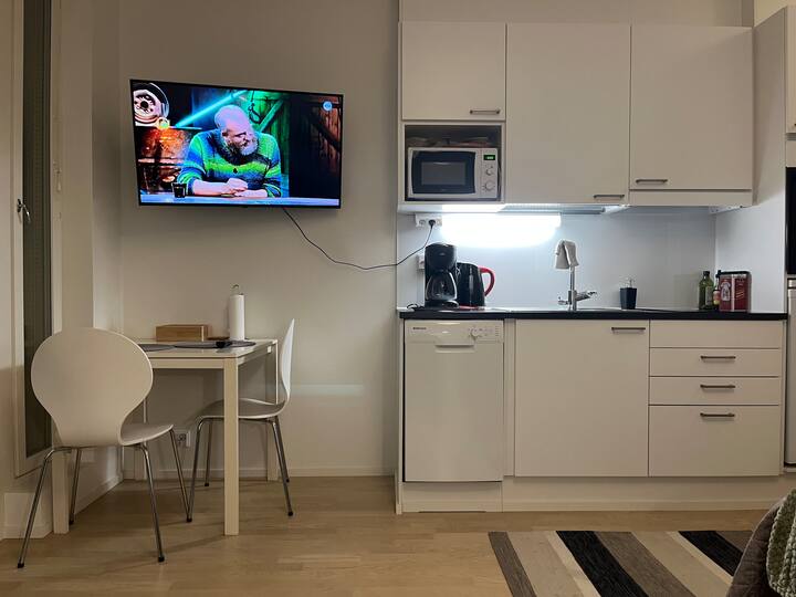 Peaceful Stay Near City & Nature, Wifi, Balcony - Helsinki